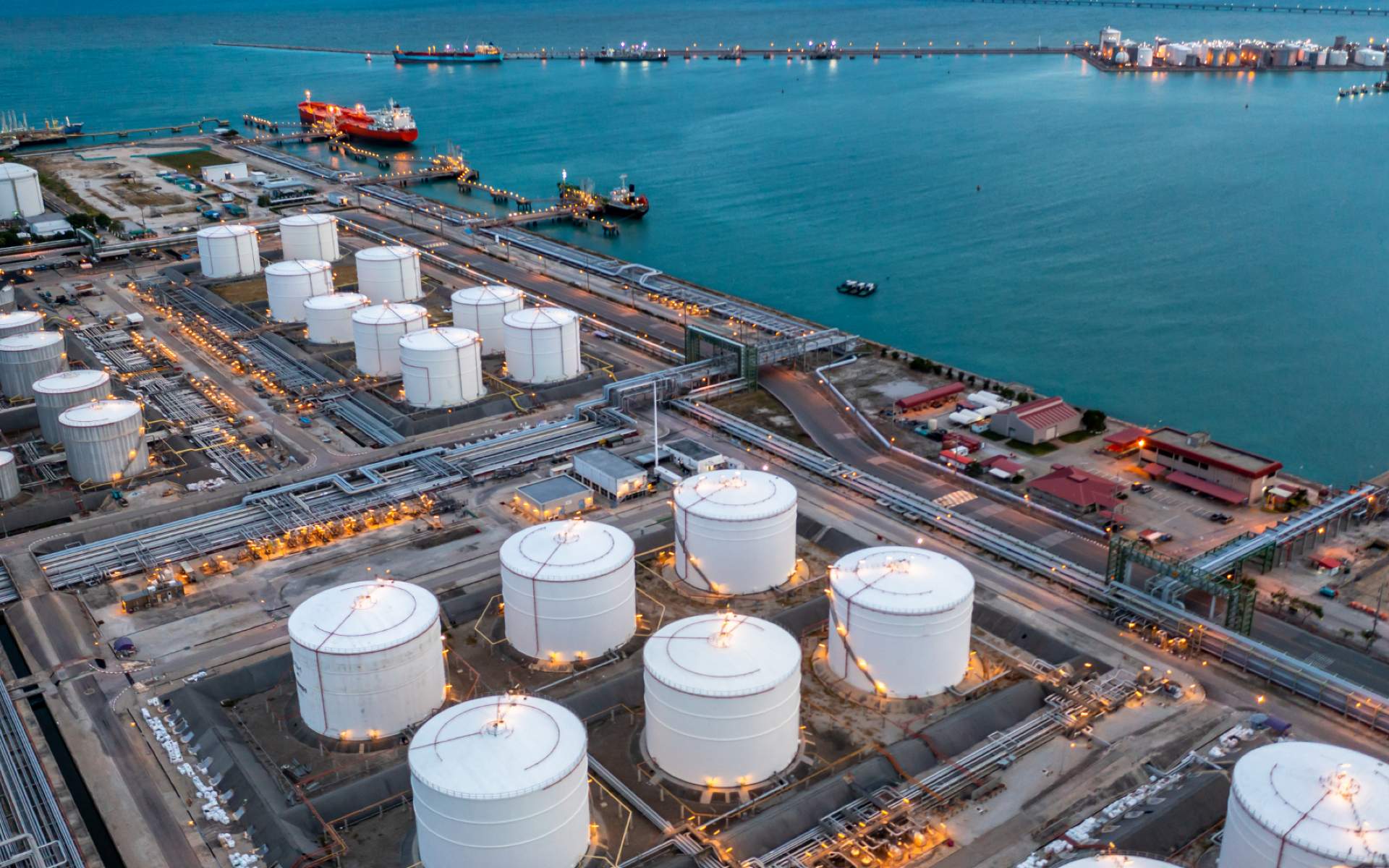 Nigeria Secures $1B Crude Prepayment Facility