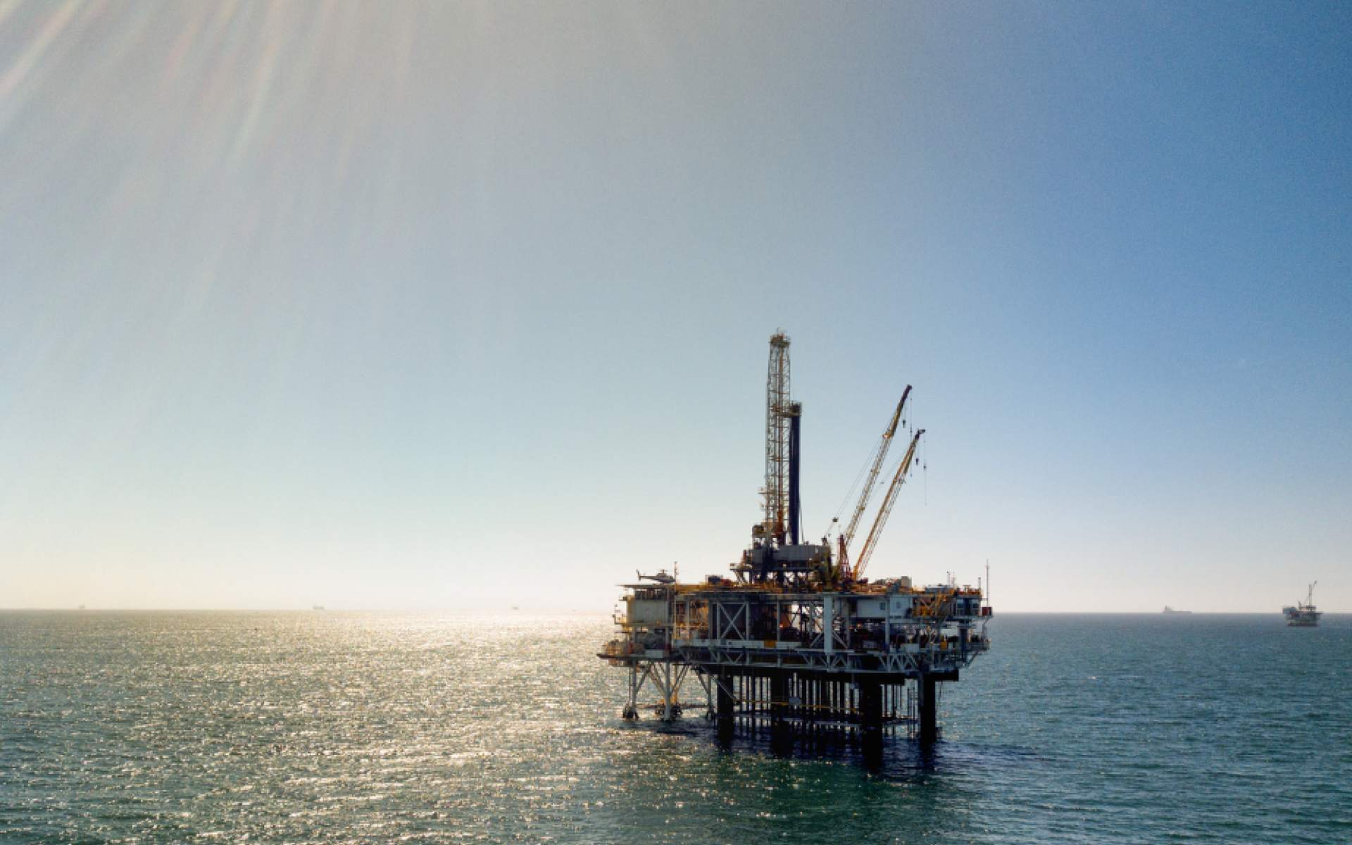 ADES Secures Cameroonian Offshore Drilling Contract